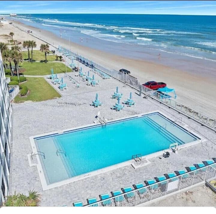 Ocean Jewel Studio Beach Condo - Daytona Beach