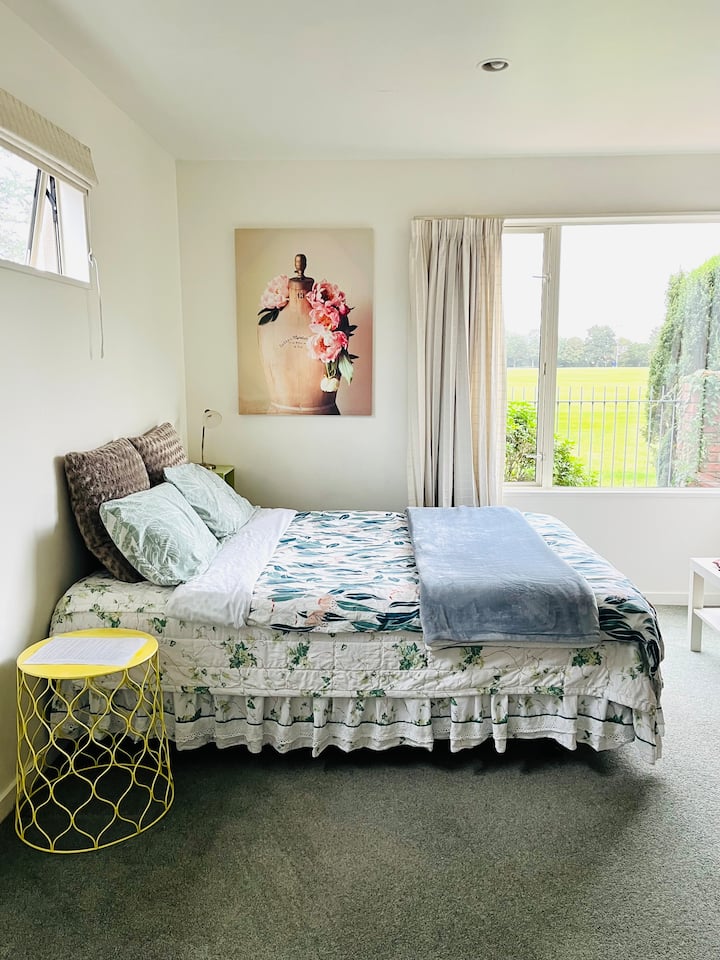 Ensuite With Hot Tub / Close To Airport - Christchurch