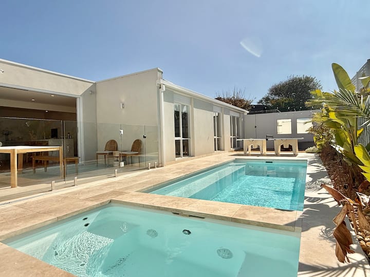 Beige Beach House Blairgowrie - Rye