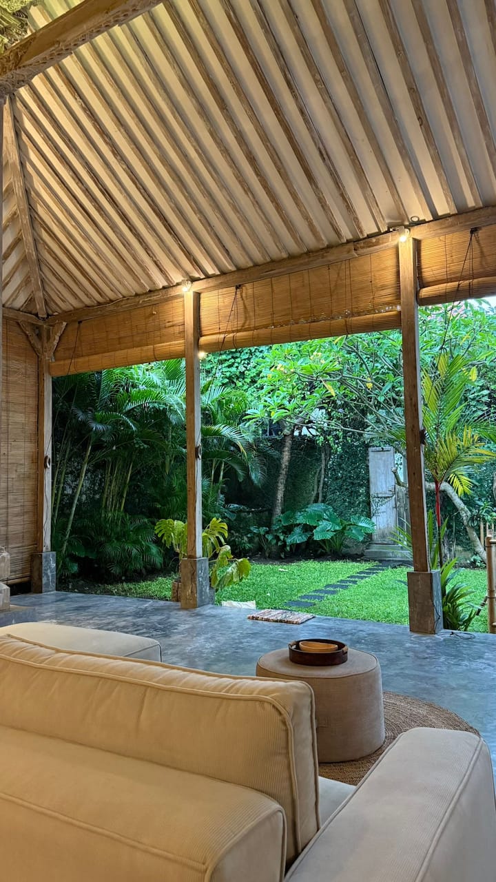 Casa Quinn, Prime Location, Pererenan, Canggu - Canggu