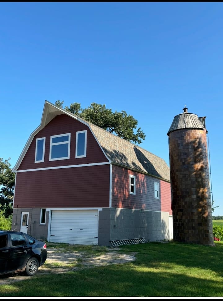 The Hayloft Hidaway - Waterville, MN