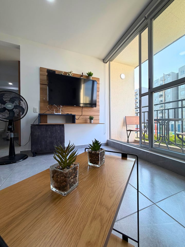 Renteo | Family 2br Apt W Pool | 7 Min To Girardot - Ricaurte