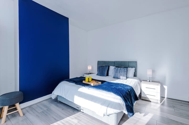 Superb 2 Bd House Near City Centre W/free Wifi - Leeds