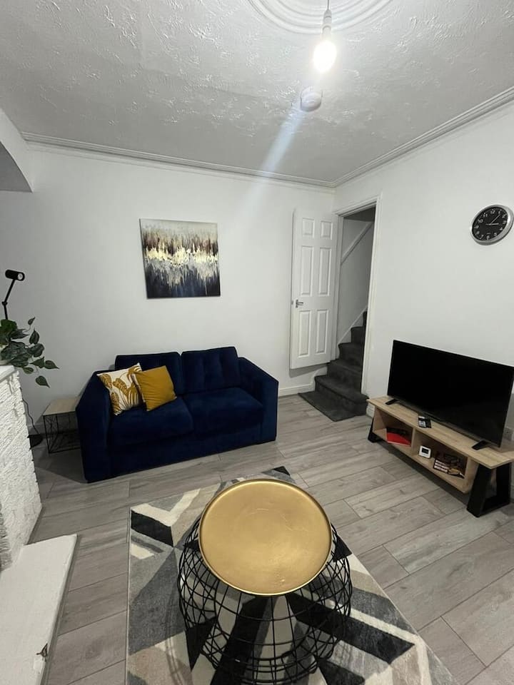 2 Bd House Ls9 W/ Free Wifi - Leeds