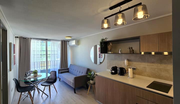 Calle Carmen A Pasos De Cerro Santa Lucía - Santiago, Chile