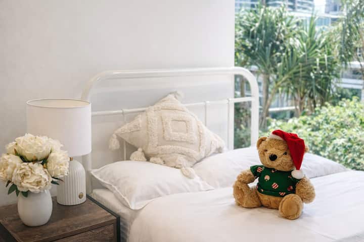 Cordelia St Studio | Pool & Gym | Central Brisbane - Newstead