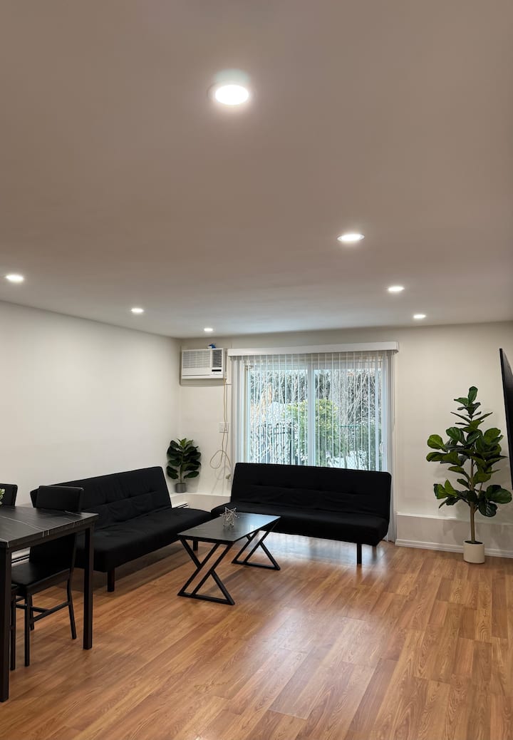 Cozy 2 Bedroom Apartment Near Nyc - Oceanside, NY