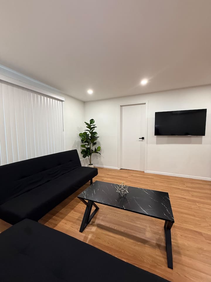 Cozy 2 Bedroom Apartment Near Nyc - Floral Park - Queens NY