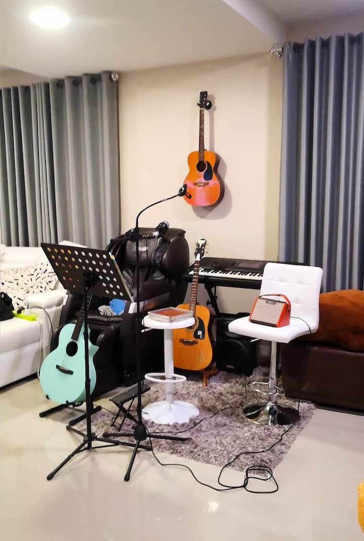 Home​ Music​ Cafe​ - Bang Phli District