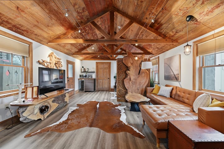 Everwood Cottage | Studio With Outdoor Sauna - West Chester, PA