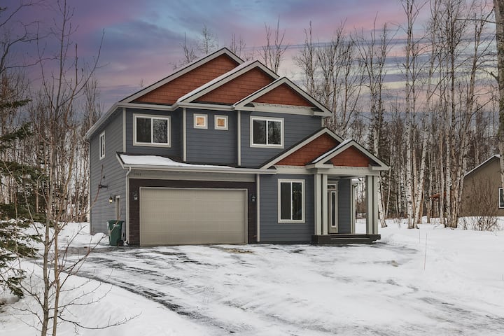 New! Spacious 4br Home / Sleeps 10-mins To Wasilla - Wasilla, AK