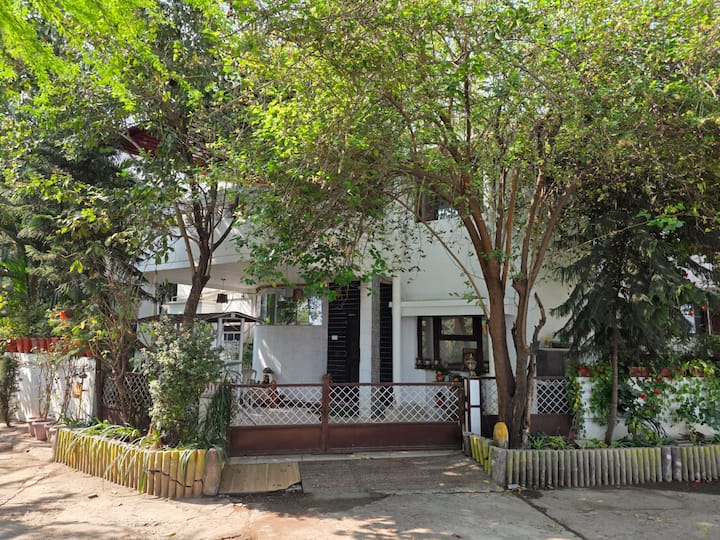 Stay 10 Sajal A 04 Bhk Bunglow - Indore