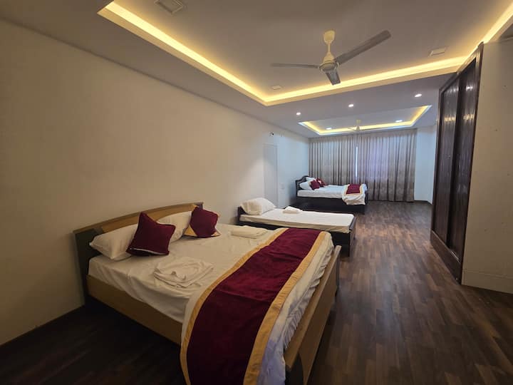 Anne Towers 2bhk Apartment By Homeyhuts - Vijayawada