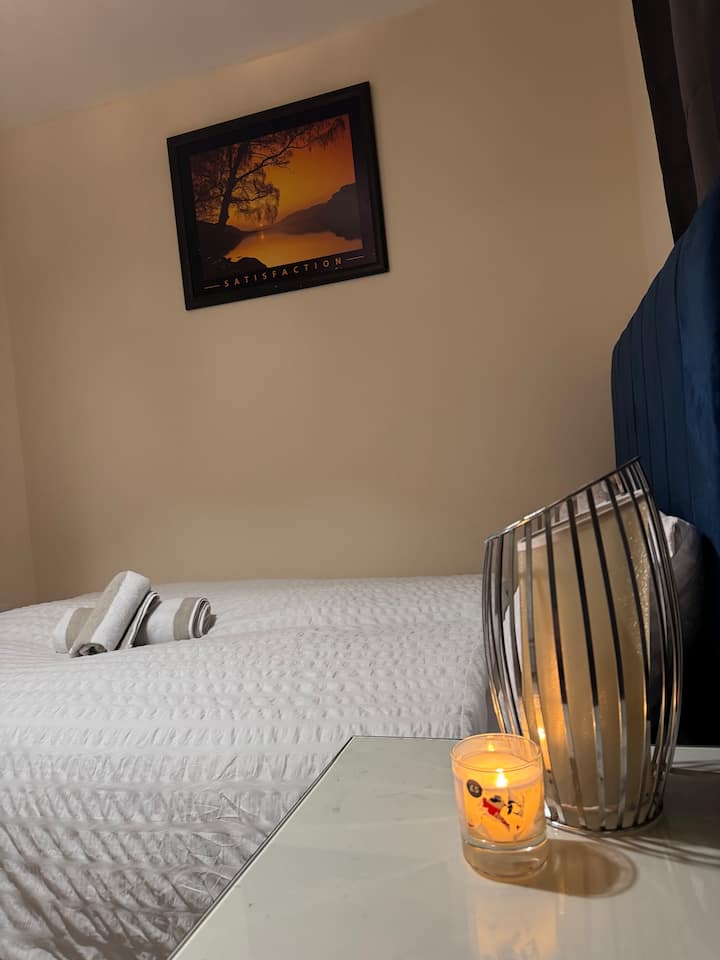 Beautiful Room With Dedicated Bathroom. - Wolverhampton