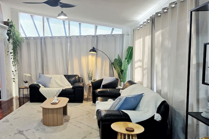 Greenmeadows Retreat - Walk To Everything You Need - Clive