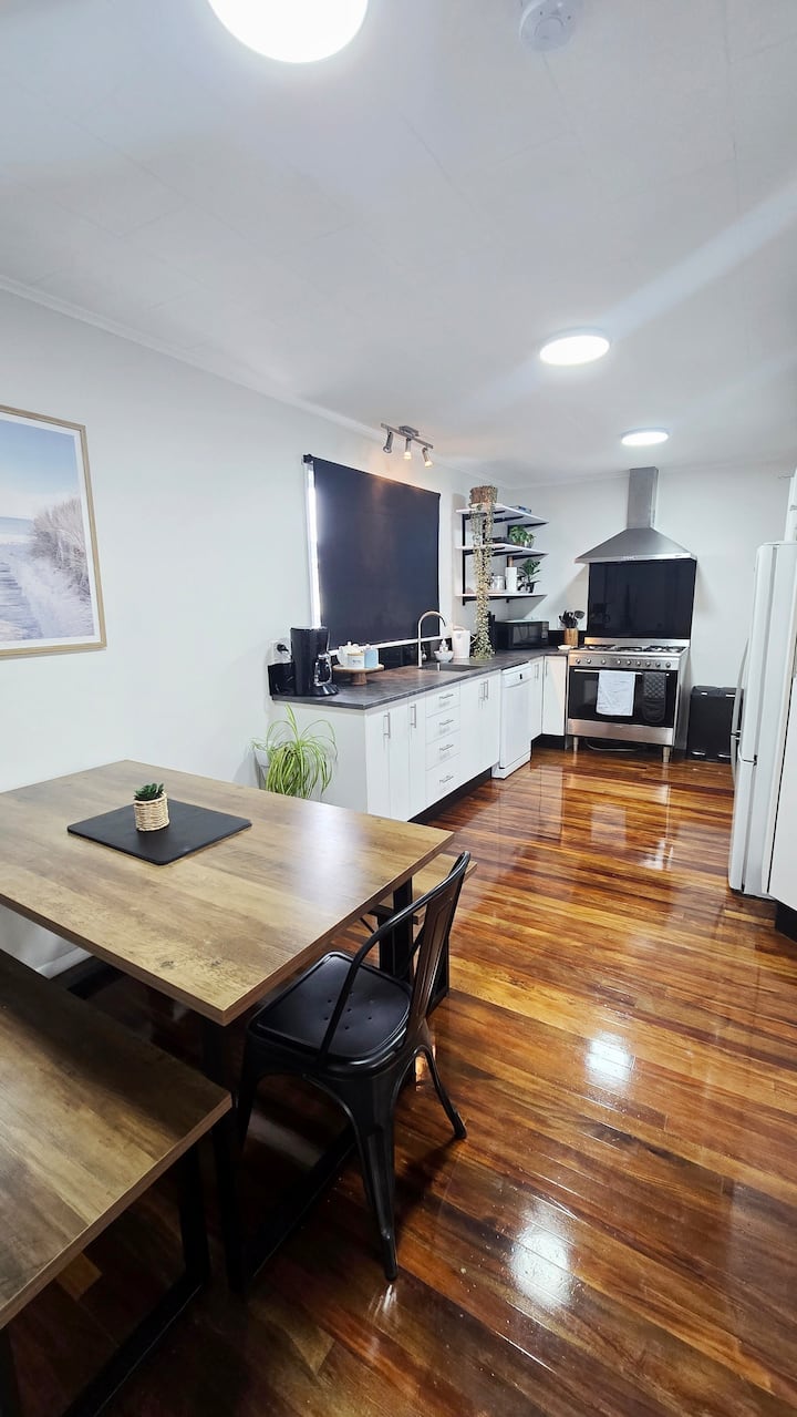 Greenmeadows Retreat - Walk To Everything You Need - Napier