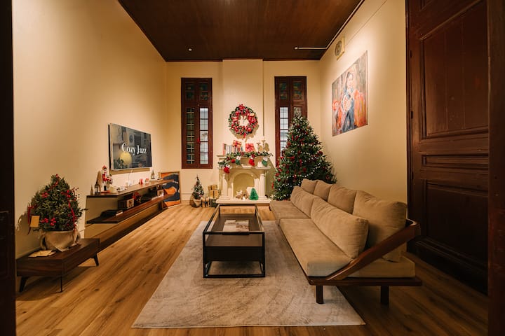 Streetfront/3 Beds/2 Baths/1' To Oldquarters - Vietnam