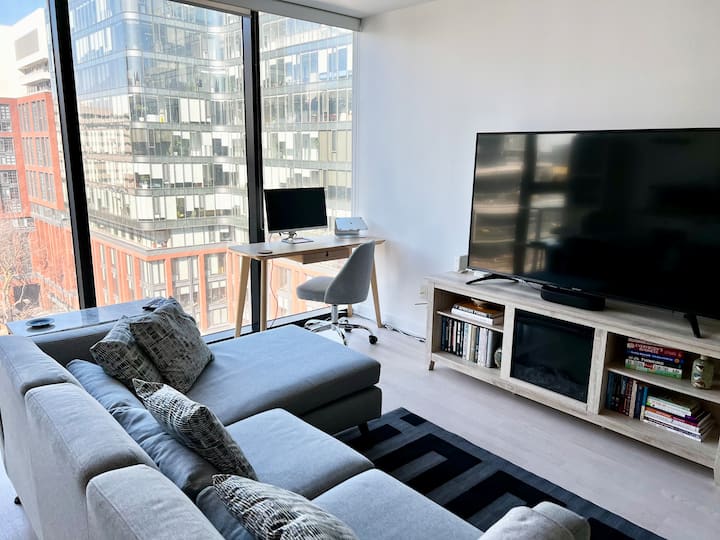 Luxury Modern Condo In The Heart Of King West - Toronto