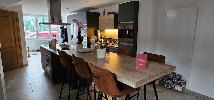 Comme Chez Soi - Appartement Cosy Avec Jacuzzi - Liège, Belçika