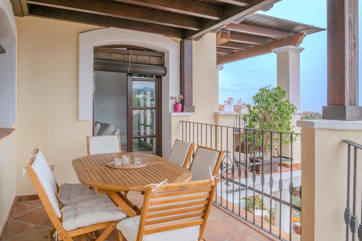 Stunning Panoramic Sea-view Townhouse La Heredia - Benahavís