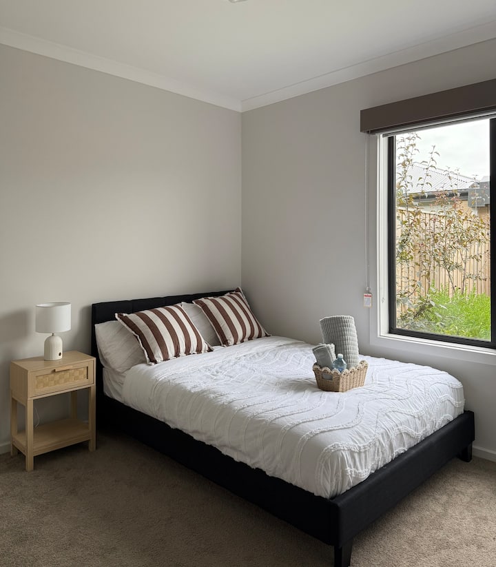 A Calm, Cozy Home To Unwind | Near Station - Australia