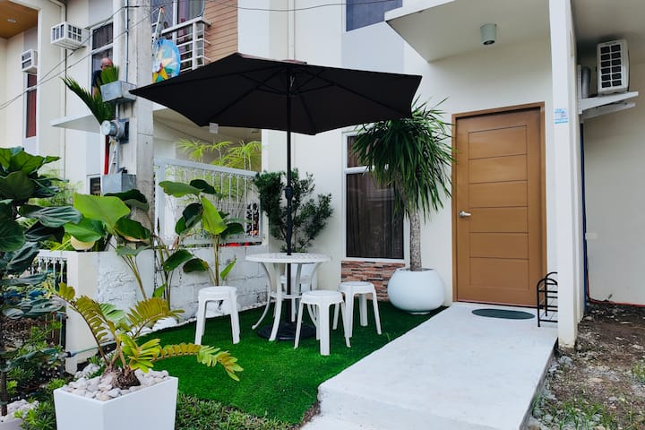 Cozy 3br House For 6 | Velmiro Uptown Near Sm City - Cagayan de Oro