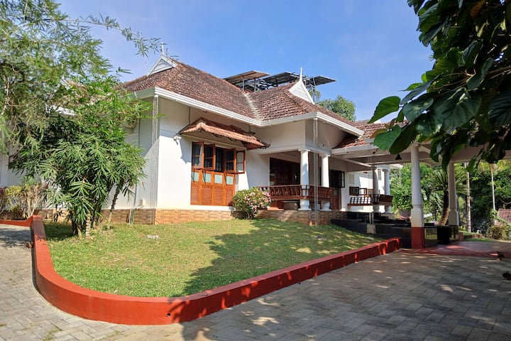 Heritage Home Near Cochin Airport – In 5-acre Farm - India