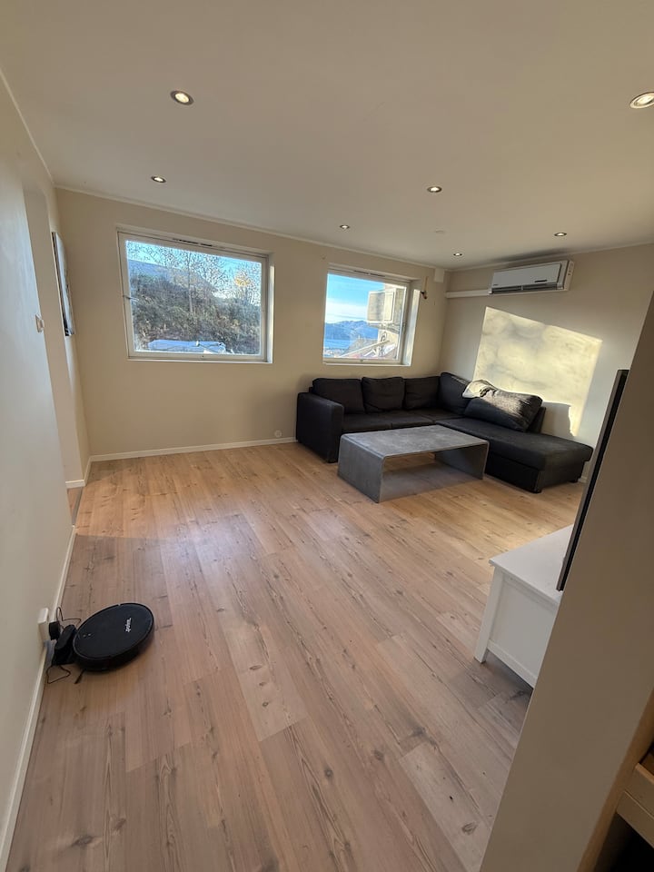 Kjeller Leilighet - Kalvåg