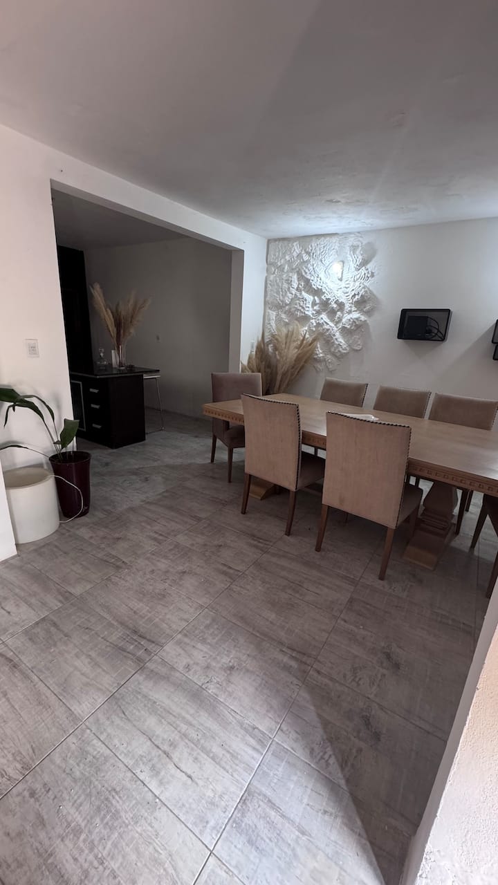 Casa Para Dos Personas Con Cochera En Villa María. - Villa María