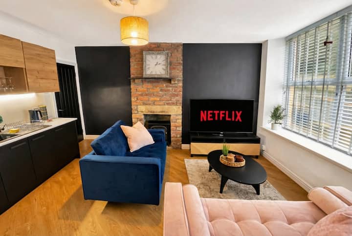 Stylish 4 Bed Stay With Fireplace And Free Parking - Ilkley