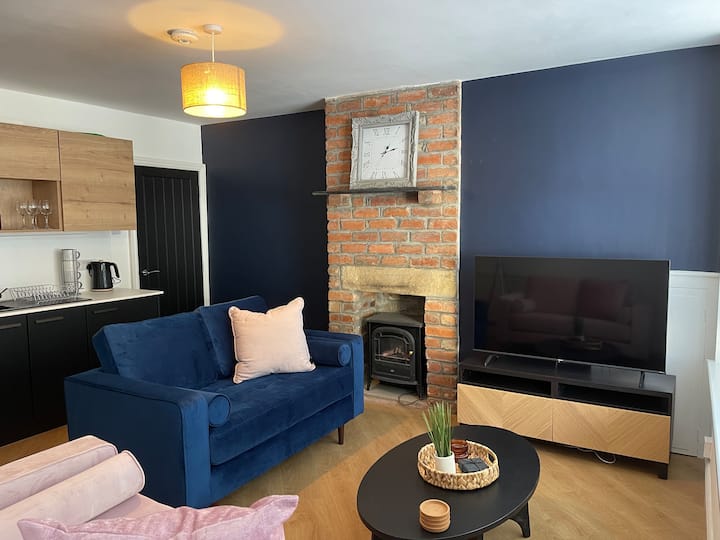 Stylish 4 Bed Stay With Fireplace And Free Parking - Skipton