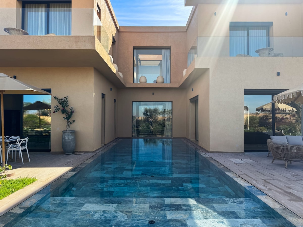 Vila moderna com 4 suítes + piscina e concierge - Casas para Alugar em ...