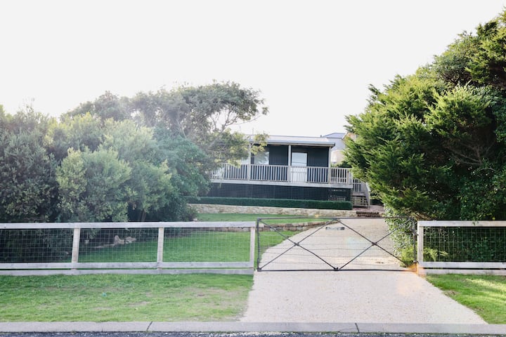 Out The Back - Relaxed Seaside Beach House - Robe