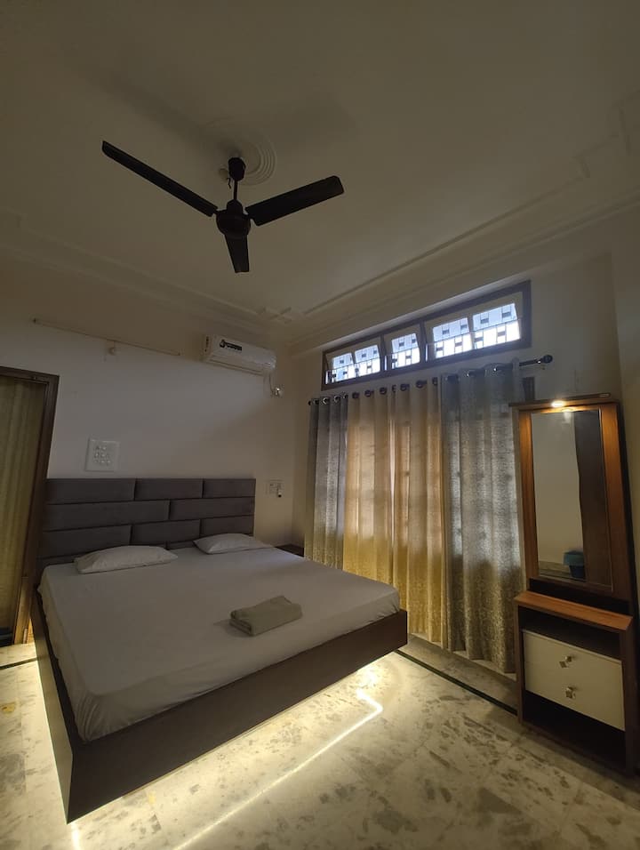 Moonbeam Manor Homestay - Floating Bed - Meghalaya