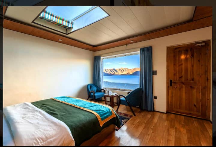 Grand Retreat /Super Deluxe Room With Lake View - Pangong