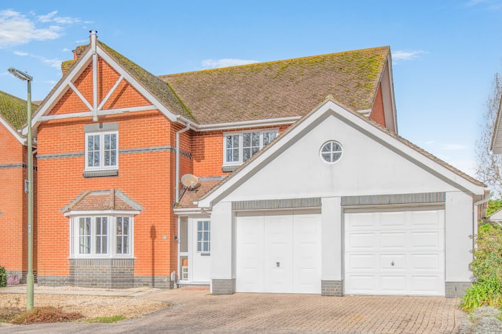 Henrow House Lymington Detached 4-bed With Hot Tub - Lymington