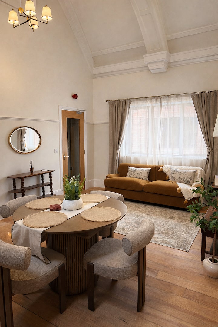 Stylish Luxury Apartment W/ Sofa Bed - スタッフォード