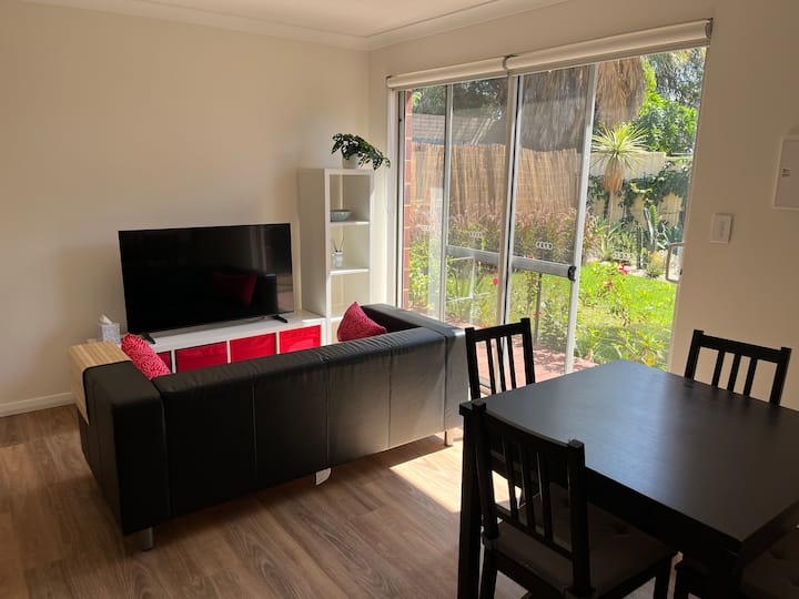 Guesthouse In Morley Near Train Station & Airport - Bassendean
