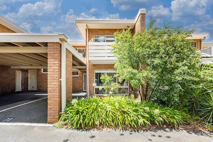 Surfers Paradise Near Urbnsurf + Airport + Pool - Essendon Fields Airport