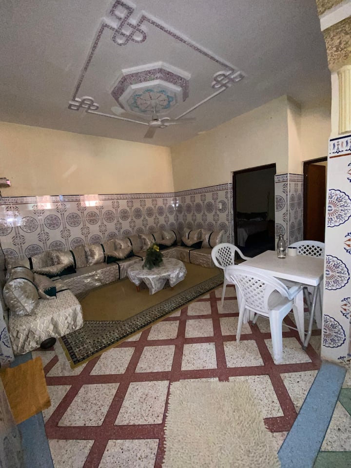 Quiet Home With Private Outdoor Seating - Tata