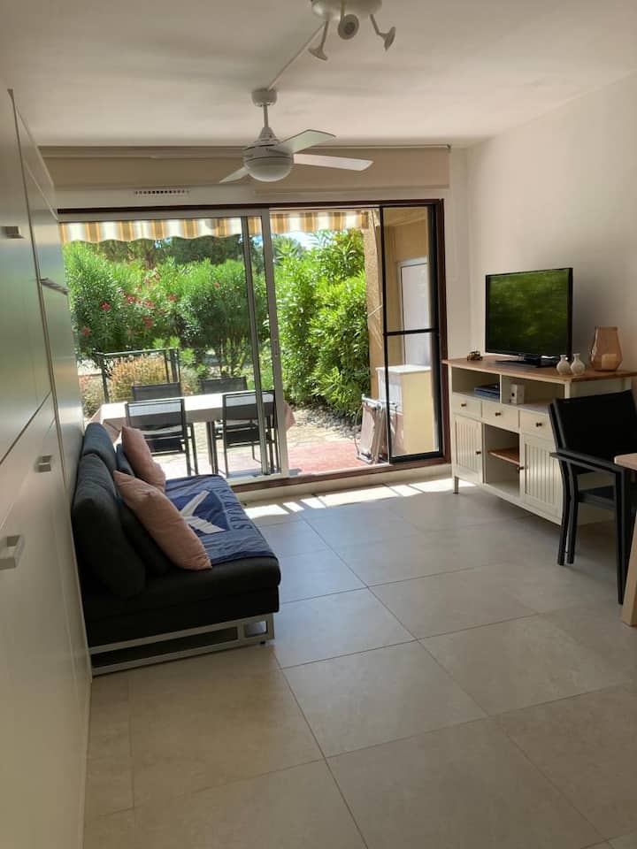 Appartement Dans Résidence Sécurisée Avec Piscine - Le Lavandou