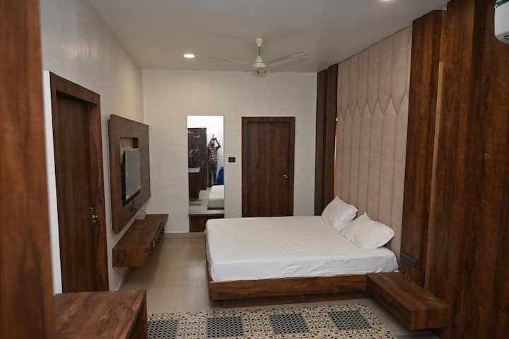 Swayamvar: Room 2 - Rewa