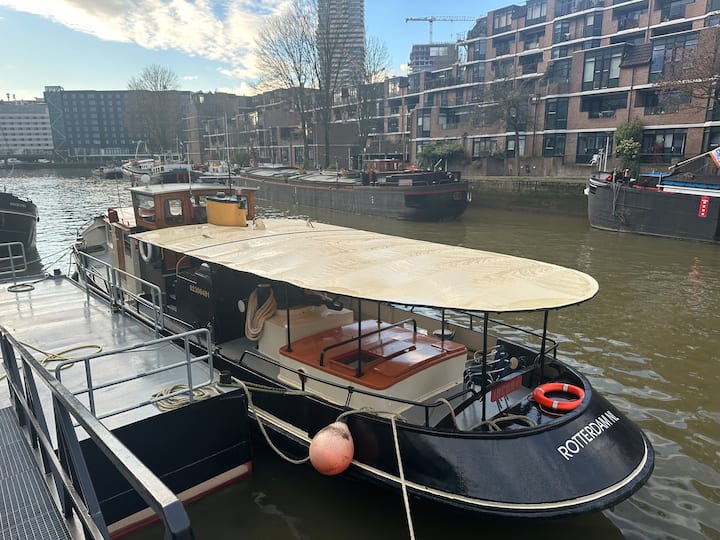 Overnachting Historische Sleepboot "Ingona" - 1941 - Barendrecht