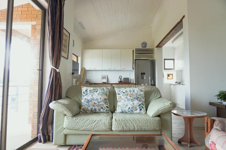 Leah’s View - Ocean Views -Electric Blanket- Dstv - Pringle Bay