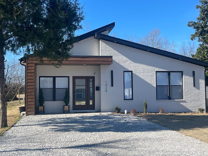 Family Getaway Near Downtown Rogers & Bike Trails - Rogers, AR