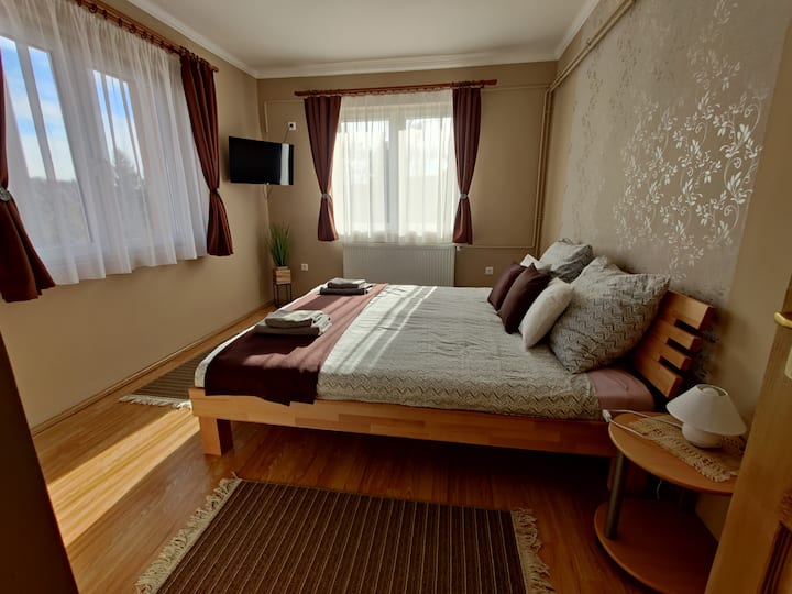 4-es Számú, Emeleti Kertre Néző Erkélyes Apartman - Miskolc