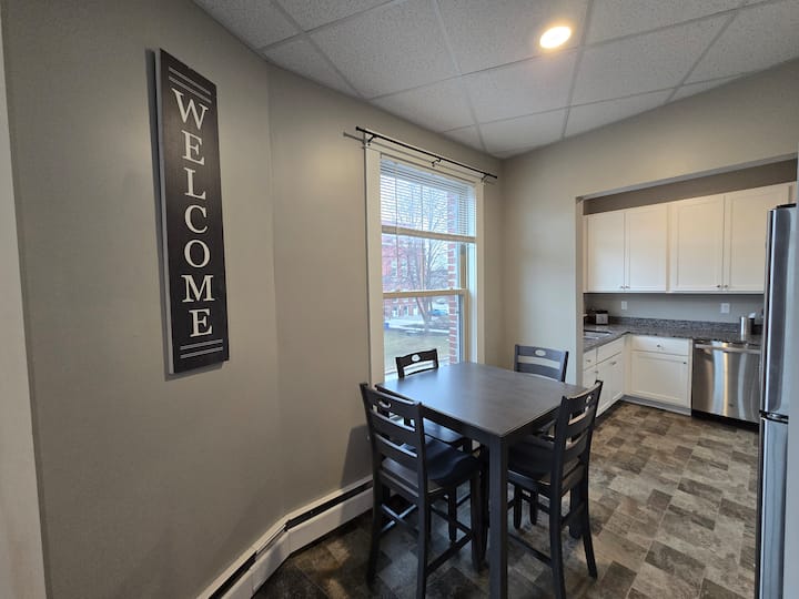 Downtown Waterville 2 Bedroom - Waterville, ME