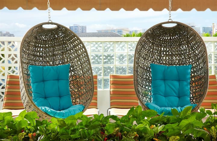 2 Spacious Family Rooms + Breakfast In Waikiki - O‘ahu, HI