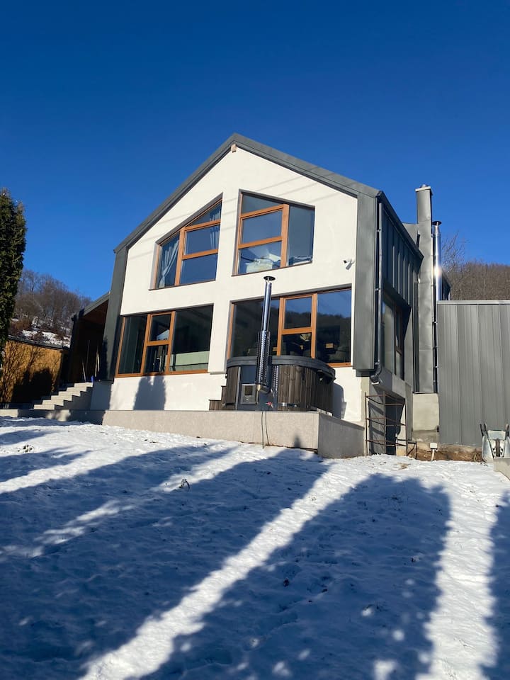 Nessa Chalet - Valea Ierii