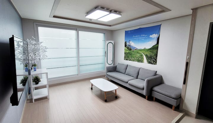 2호점 삽교호 관광단지 인근 방2개 화장실1개 여유침구류 넓은거실 편안함 - 포승읍